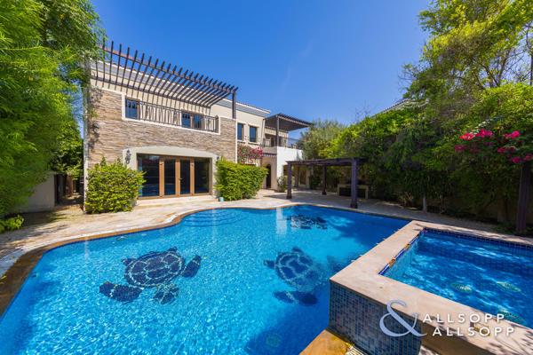 Lime Tree Valley, Jumeirah Golf Estates.6 Bed Villa for Sale, Dubai