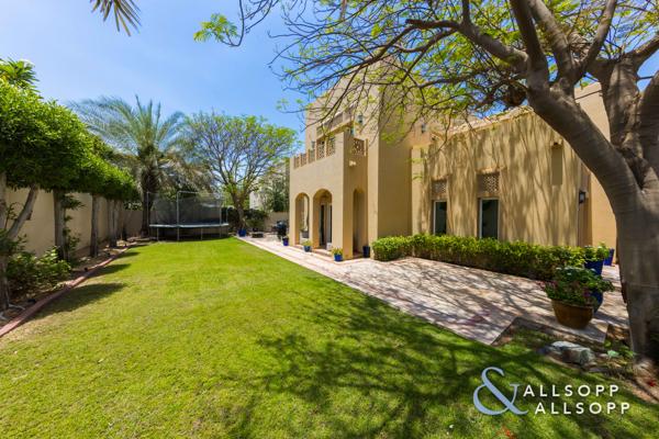 Al Mahra, Arabian Ranches.5 Bed Villa for Sale, Dubai