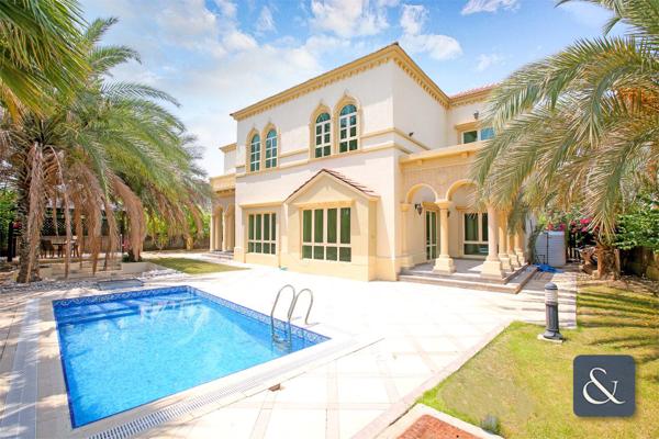 4 Bed Villa to Rent in Mediterranean Clusters, Jumeirah Islands.